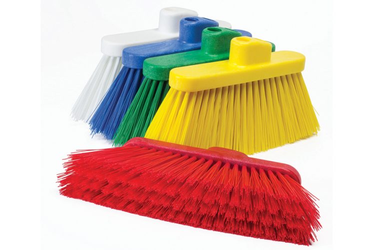 ESCOBA ANGULAR CON FIBRA SUAVE – Cepillos el Castor