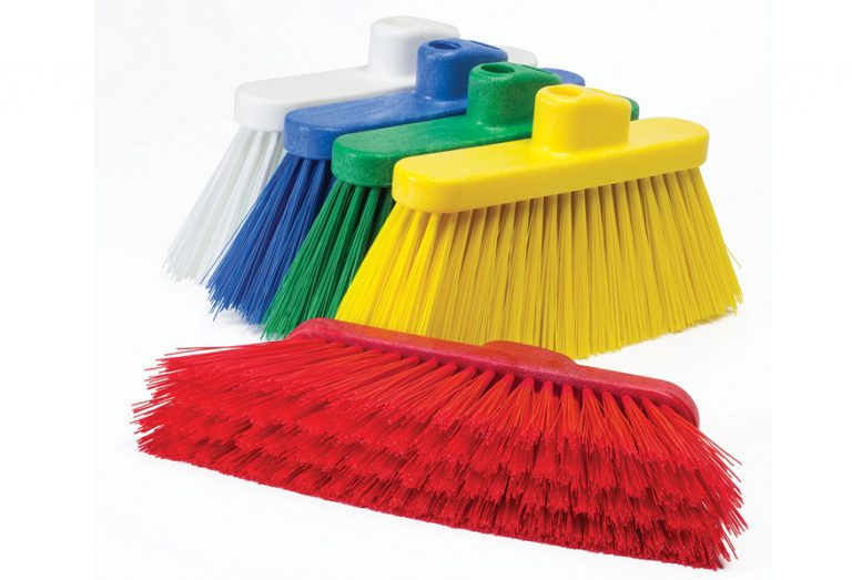 ESCOBA ANGULAR CON FIBRA SUAVE – Cepillos el Castor
